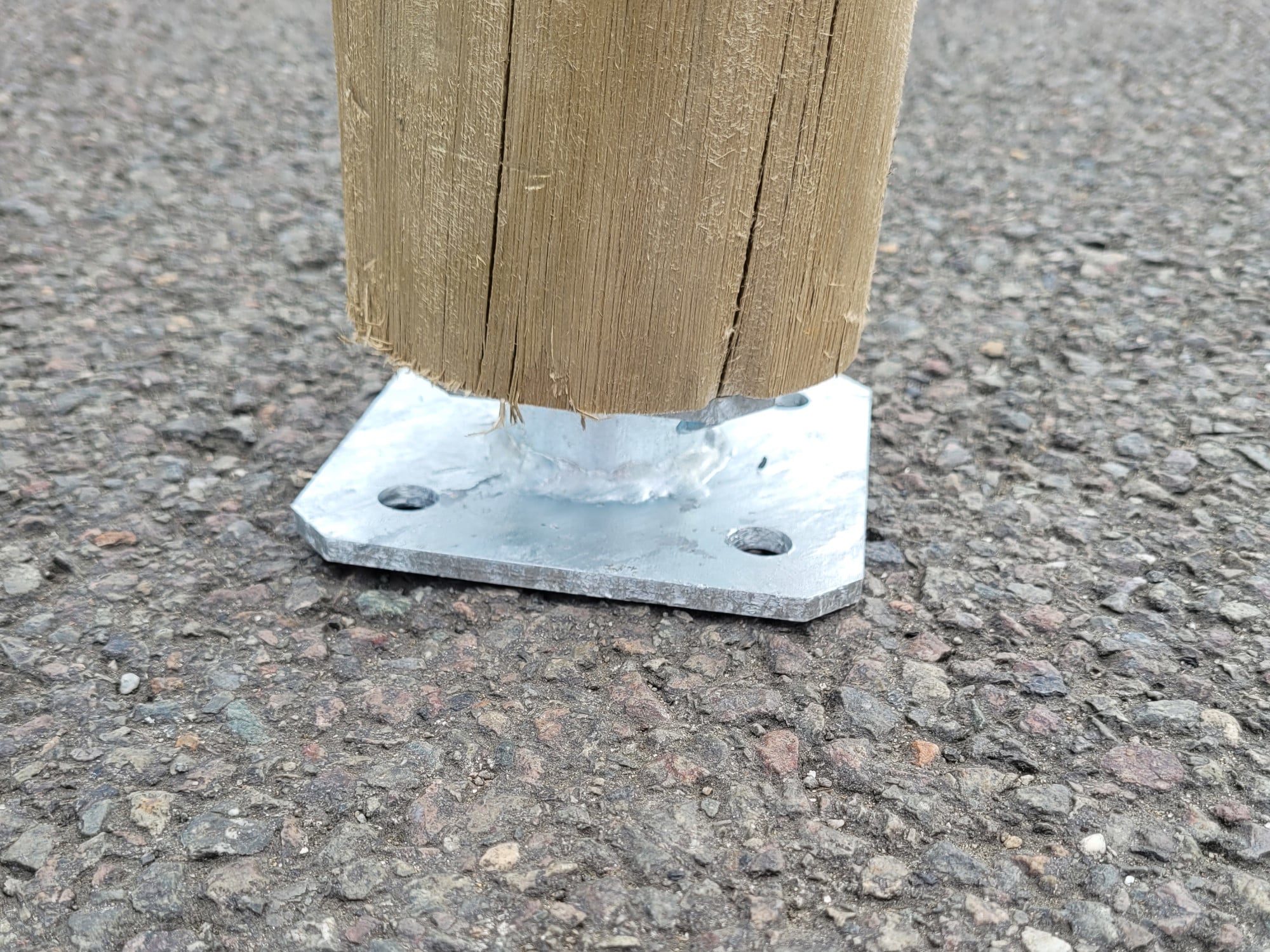 Poteau eucalyptus à platine | Charrier Outdoor